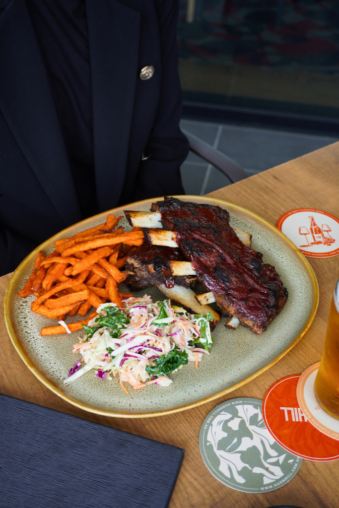 Local Bistro, Make a Table Booking Now - Huon Hill Hotel